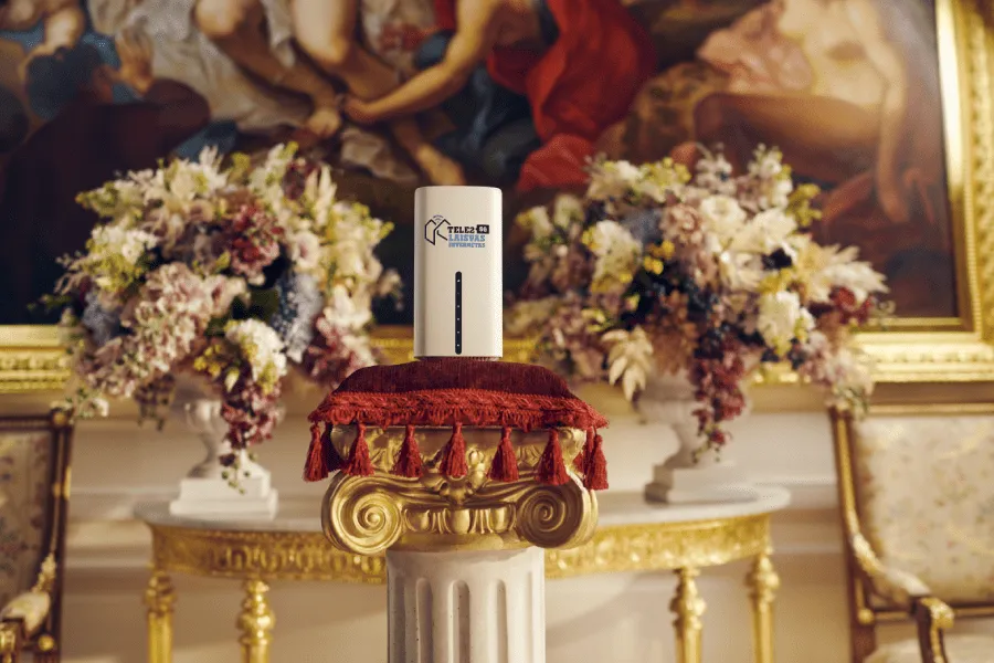 Legendinė „Tele2“ reklama „Ir turtuoliai taupo“ į eterį grįžta dėl ...